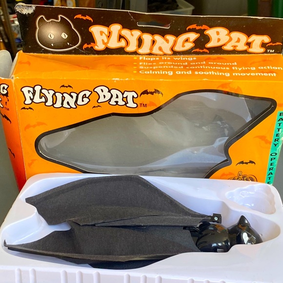 Holiday | Battery Operated Flying Bat Halloween By Magical Key With ...